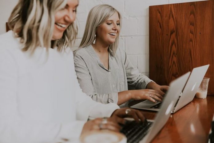 1 year Experience Resume Sample: Templates & Examples